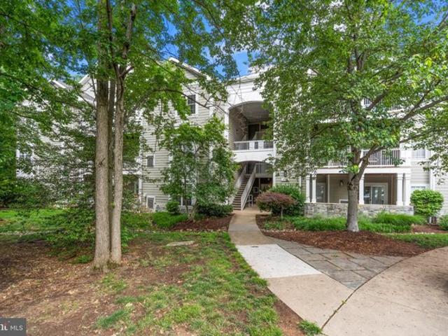 1700 Lake Shore Crest Dr Apt 13, Reston, VA 20190