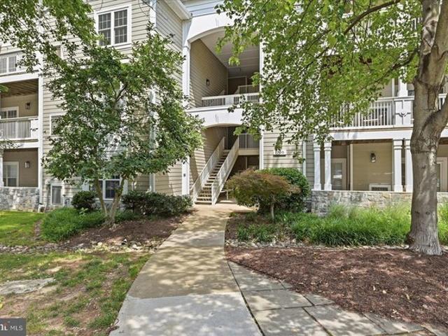 1700 Lake Shore Crest Dr Apt 31, Reston, VA 20190