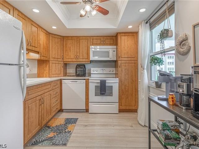 1700 Pine Valley Dr Apt 118, Fort Myers, FL 33907