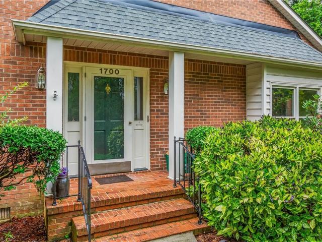 1700 Polo Oaks Court