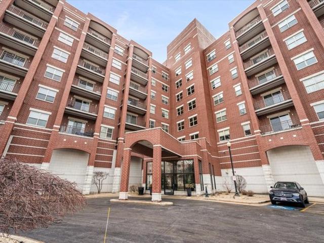 1700 Riverwoods Dr Apt 403, Melrose Park, IL 60160