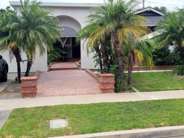 $1700 STUDIO, Bath, Private Enter Walking Closet