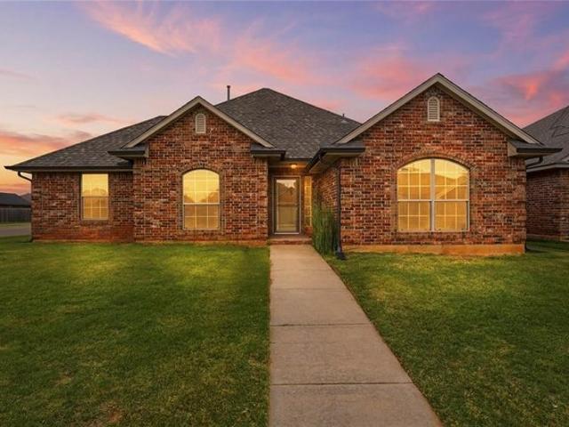1700 SW 31st St, Moore, OK 73160
