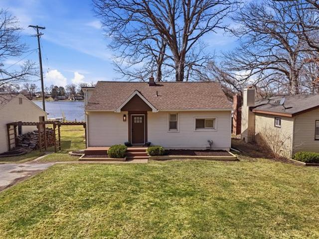 1700 S Hughes Rd, Brighton, MI 48114
