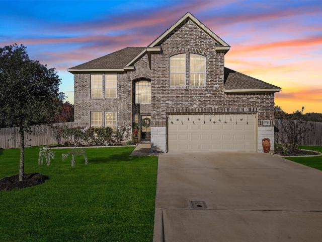 1700 Twin Oaks Circle