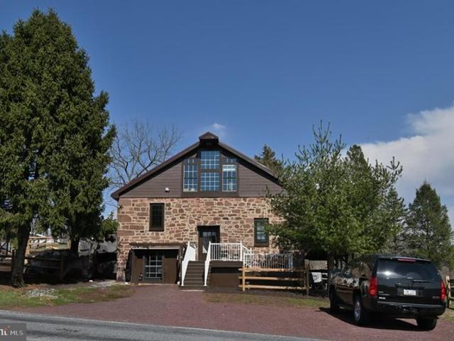 1700 Texter Mountain Rd, Reinholds, PA 17569