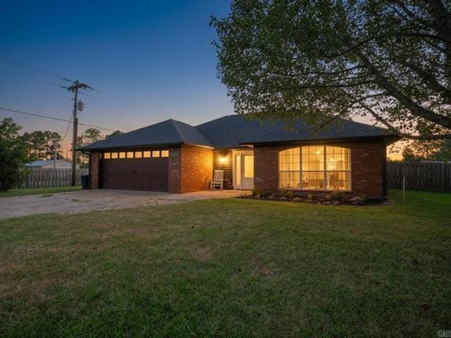 1700 Valley View Dr, Mena, AR 71953