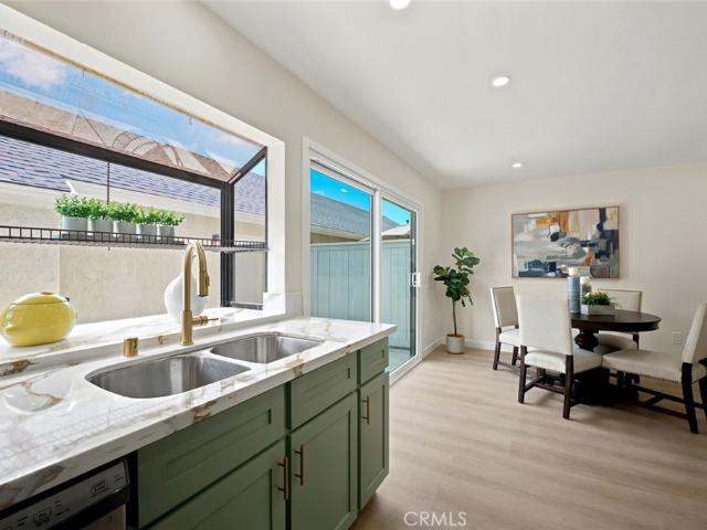 1700 W Cerritos