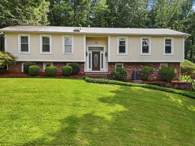 1700 Woodview Cir, Pelham, AL 35124