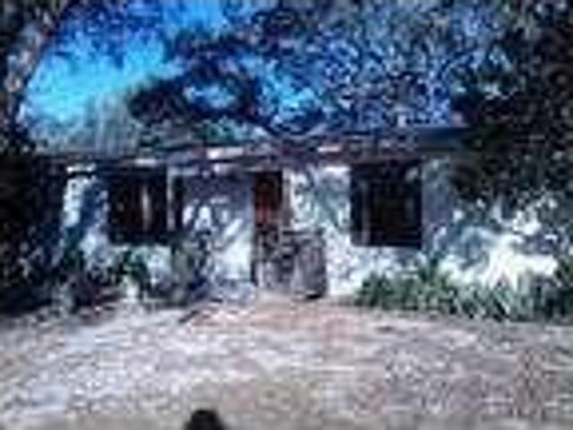 1700ftÂ² 4 bed. 2 bath. 3 fenced acres & barn. Horses, Pets ok