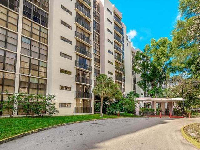 17011 Bay Rd N #107, Sunny Isles Beach, FL 33160