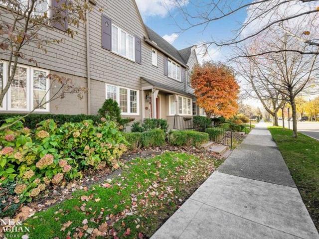 17012 Maumee Ave, Grosse Pointe, MI 48230