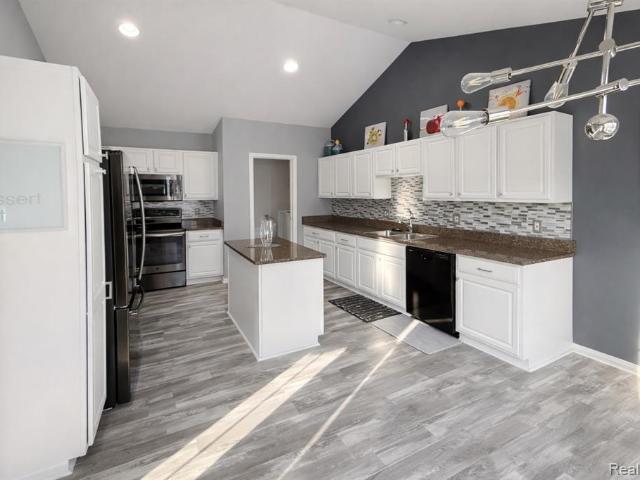 17014 Newbury Avenue