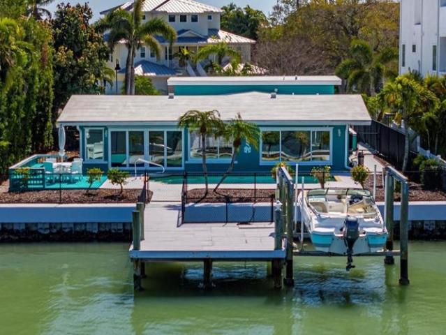 17016 Dolphin Dr, North Redington Beach, FL 33708