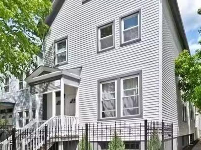 1701 N Maplewood 3 1701 N Maplewood