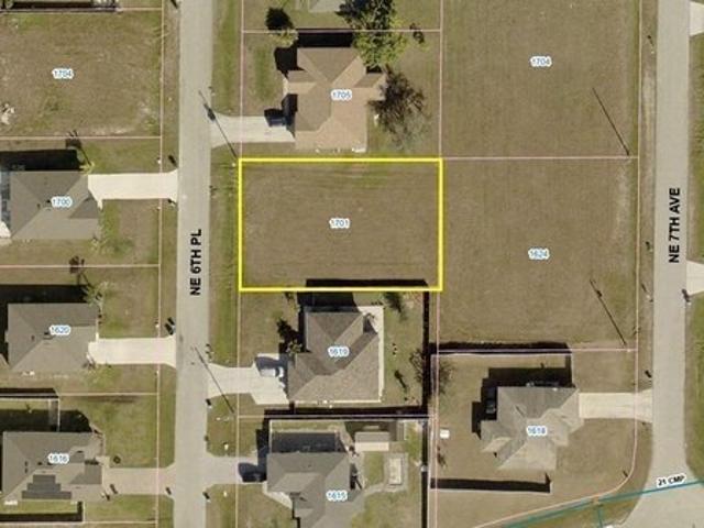 1701 NE 6th Pl, Cape Coral, FL 33909