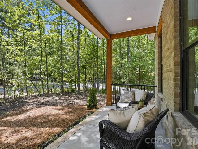 1701 Beechwood Lane