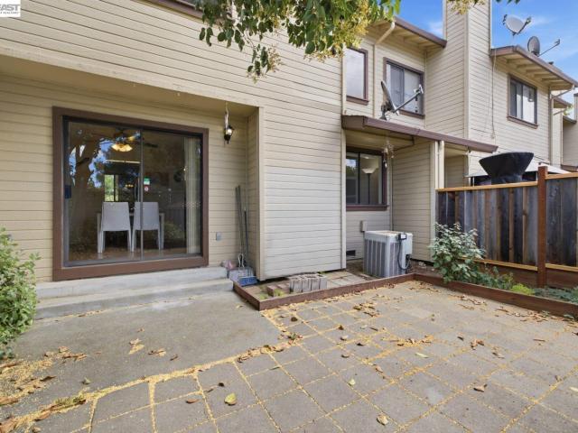1701 Calais Ct