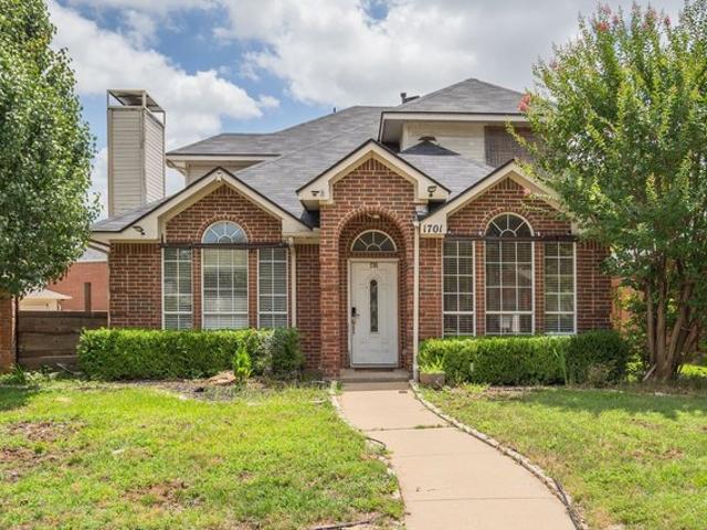 1701 Creekway Dr, Lewisville, TX 75067