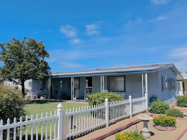 1701 Dinuba Ave Spc 140, Selma, CA 93662