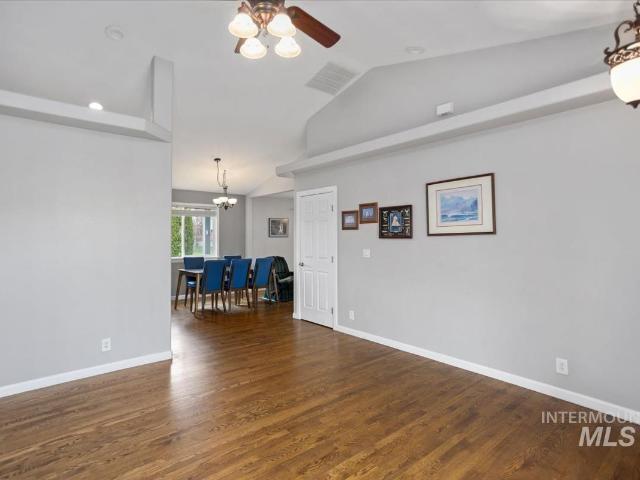 1701 E Kamay Ct