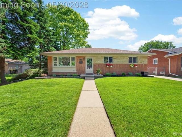 1701 Grange Rd, Trenton, MI 48183