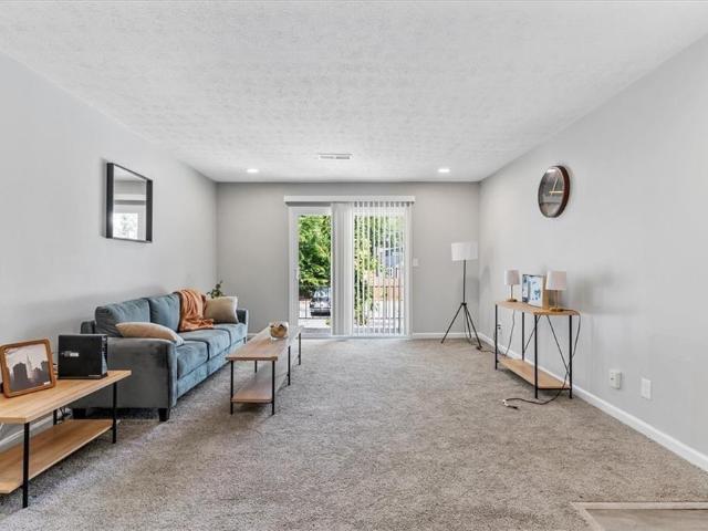 1701 Hawthorne 12