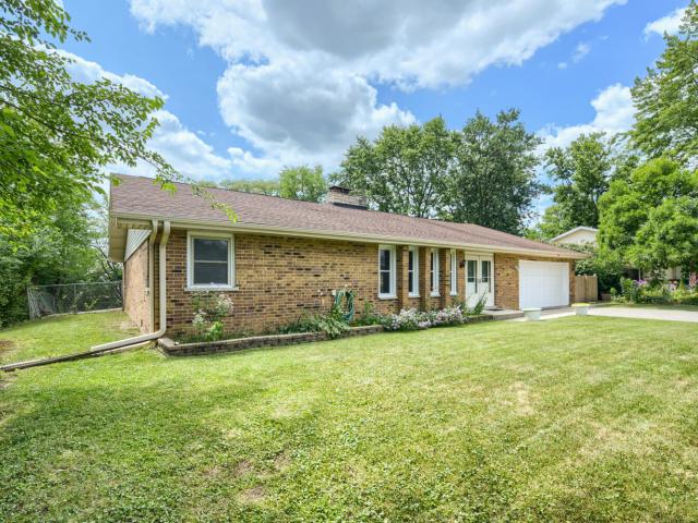 1701 Lynwood Lane