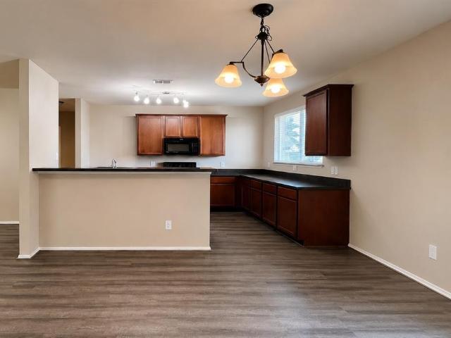 1701 Quail Springs Circle
