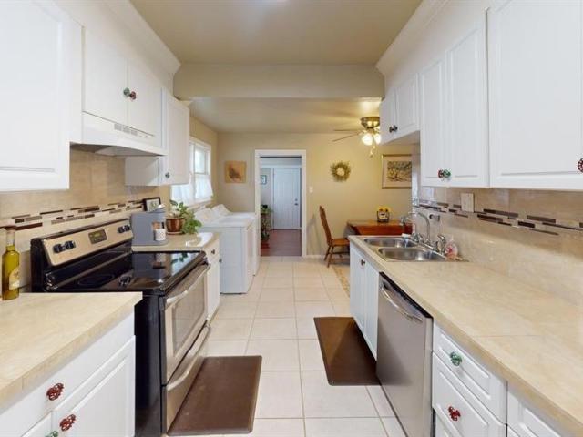 1701 S High