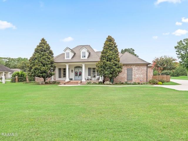 1701 Squirrel Run Dr, New Iberia, LA 70560