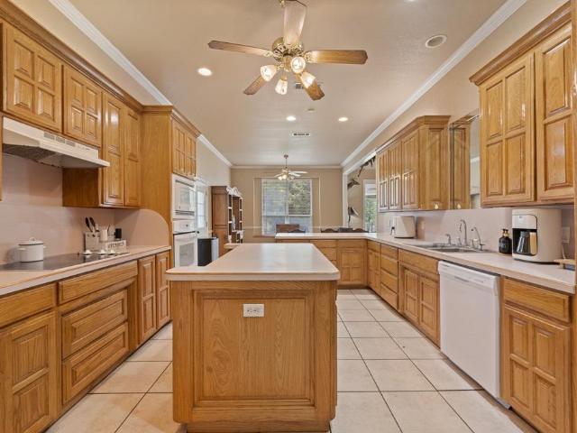 1701 W Lake Shore Dr, Alvarado, TX 76009 | MLS #21254