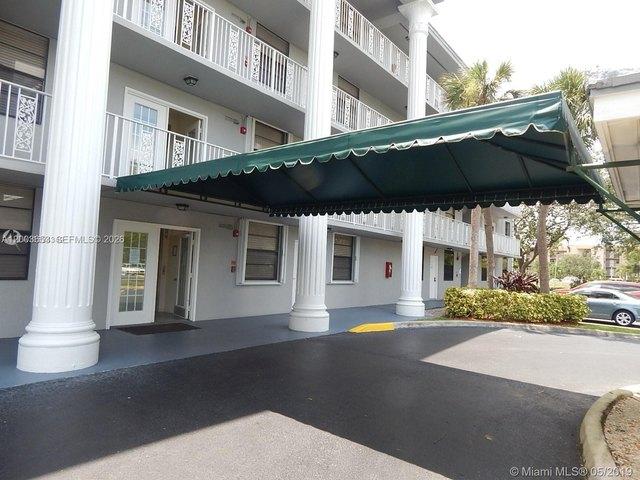1701 Whitehall Dr Apt 403, Davie, FL 33324
