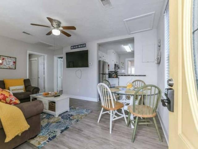 1701 17th Street #D, Galveston, US, TX