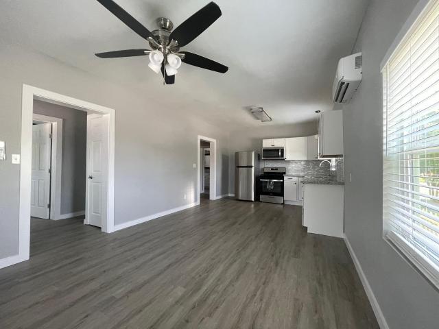 1701 40th St, Galveston, TX 77550 | MLS #56853 | Compass