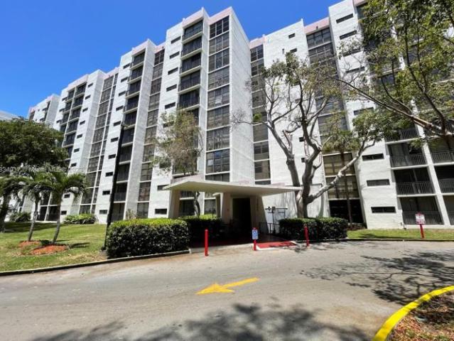 17021 Bay Rd N #529, Sunny Isles Beach, FL 33160