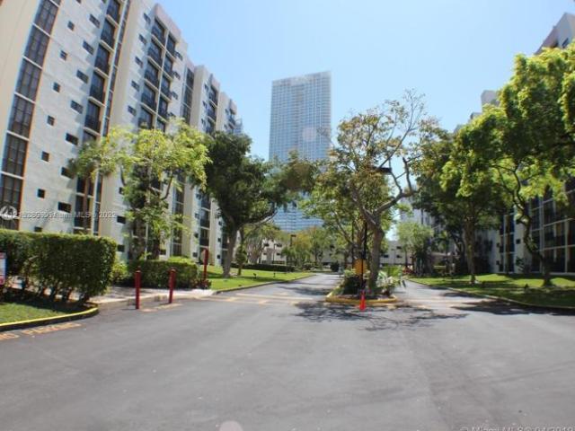 17021 N Bay Rd 706, Sunny Isles Beach, FL