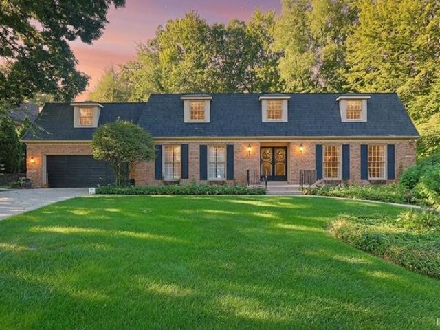 17022 Woodshire Ct, Granger, IN 46530