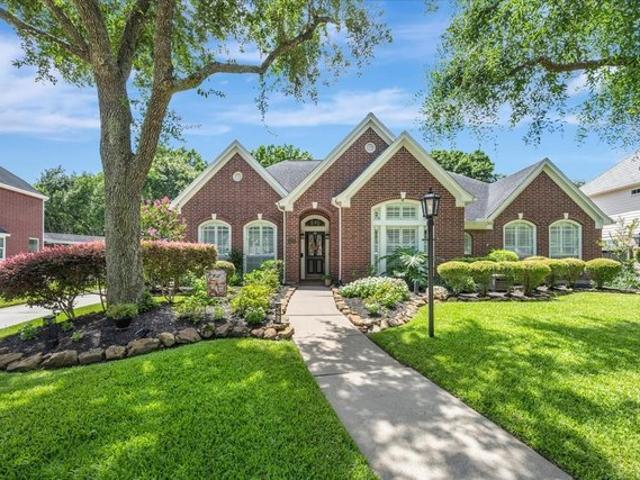 17027 Chapel Park Way, Houston, TX 77059