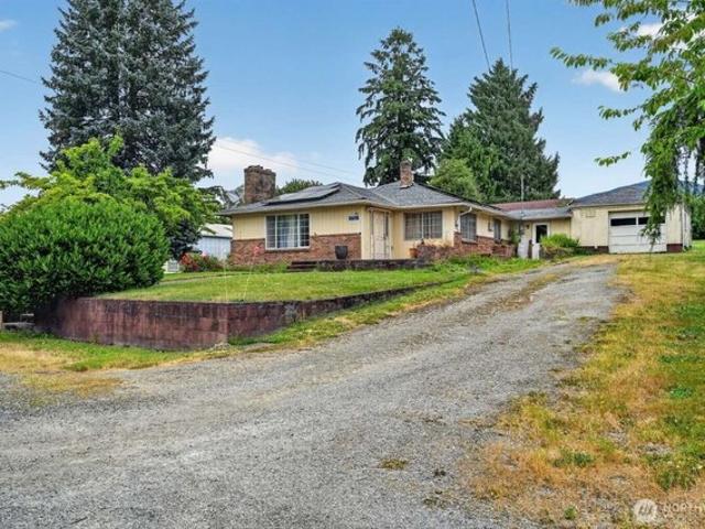17027 Lake View Blvd, Mount Vernon, WA 98274