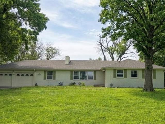 17029 Springdale Rd, Leavenworth, KS 66048