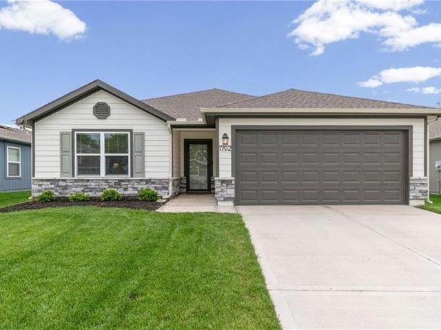 1702 Maci St, Belton, MO 64012