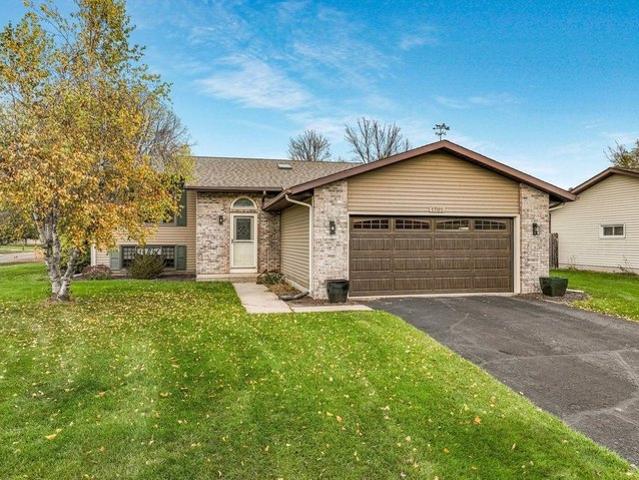 1702 Meadow Ln, Eau Claire, WI 54701