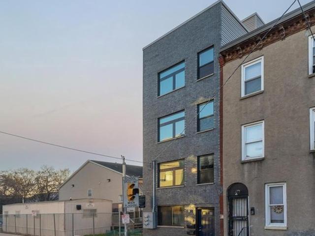 1702 N Gratz St, Philadelphia, PA 19121