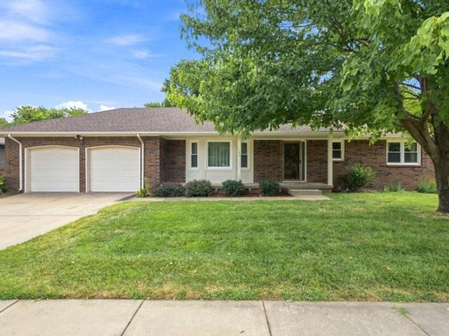 1702 N Lark St, Wichita, KS 67212