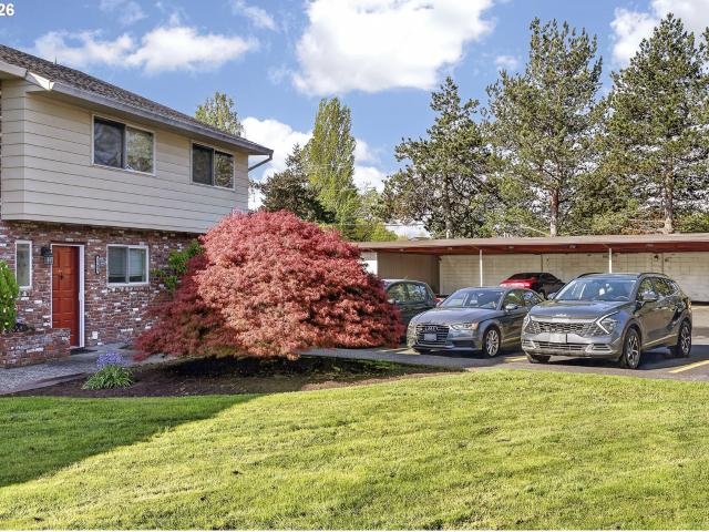 1702 ne hogan dr