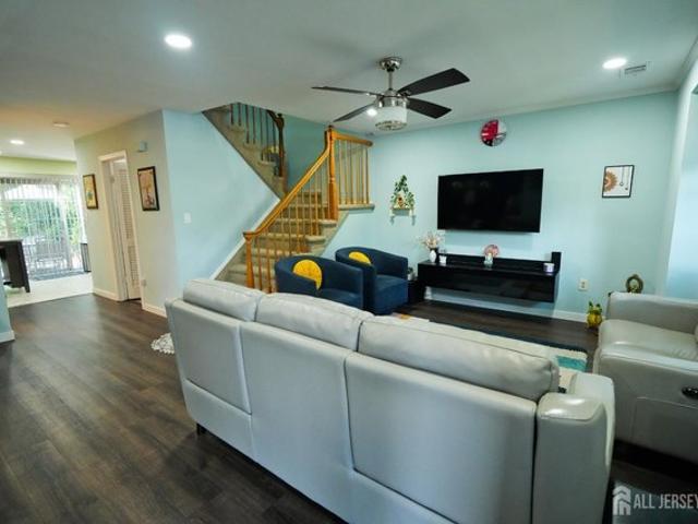 1702 Oak Ct, South Brunswick, NJ 08852
