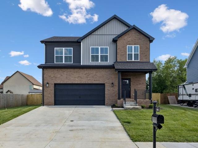 1702 Cabana Dr, Clarksville, TN 37042