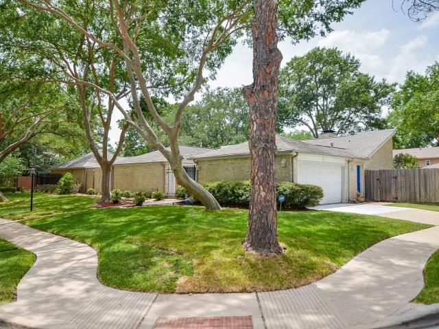 1702 Cherry Bend Drive, Houston, US, TX