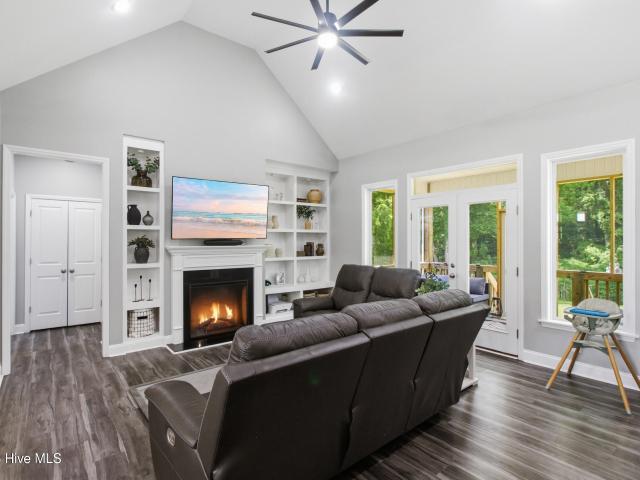 1702 Happy Trail Court